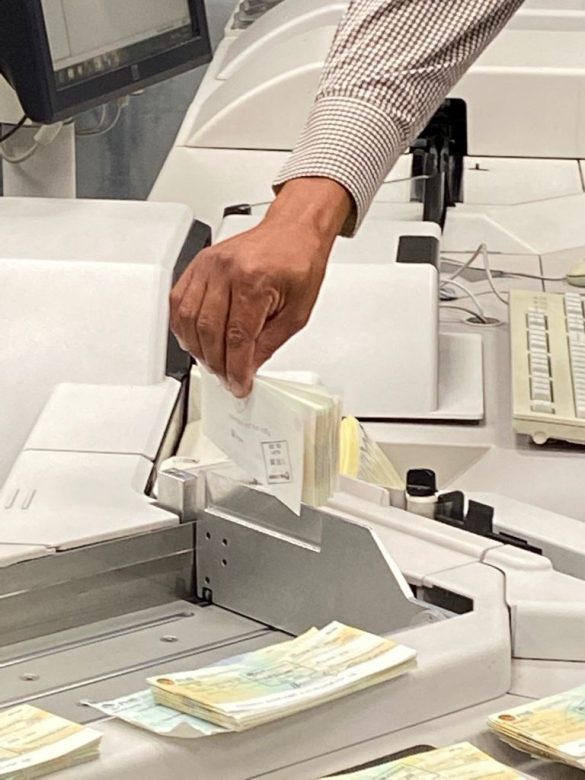 FNB processes its last cheques – Egoli Jozi New